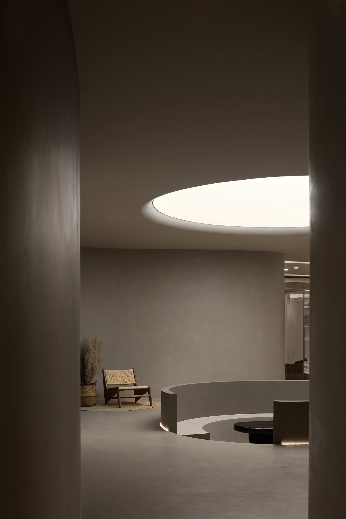 YINJISPACE - Danny Du x Micro Cement Showroom